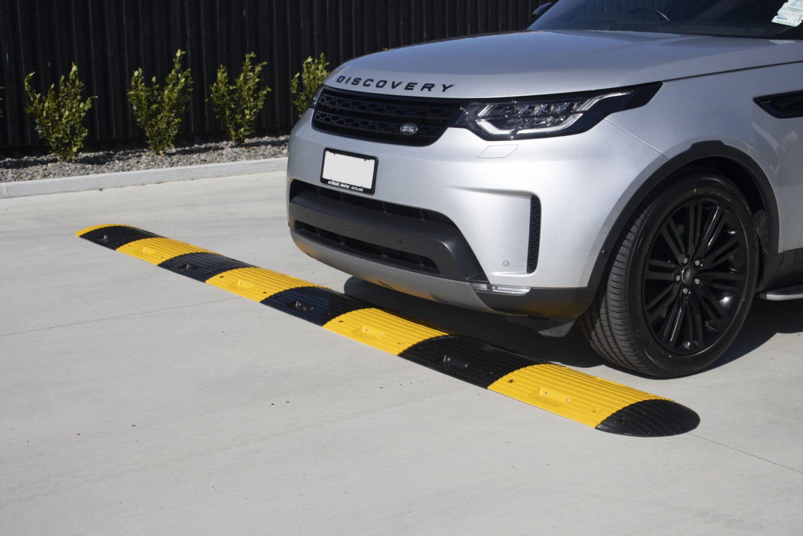 Interlocking Rubber Speed Hump - 50mm High - Vanguard Group