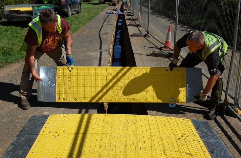 d 9. Fibreglass Modular Road Plate - 2300 x 500mm - Vanguard Group